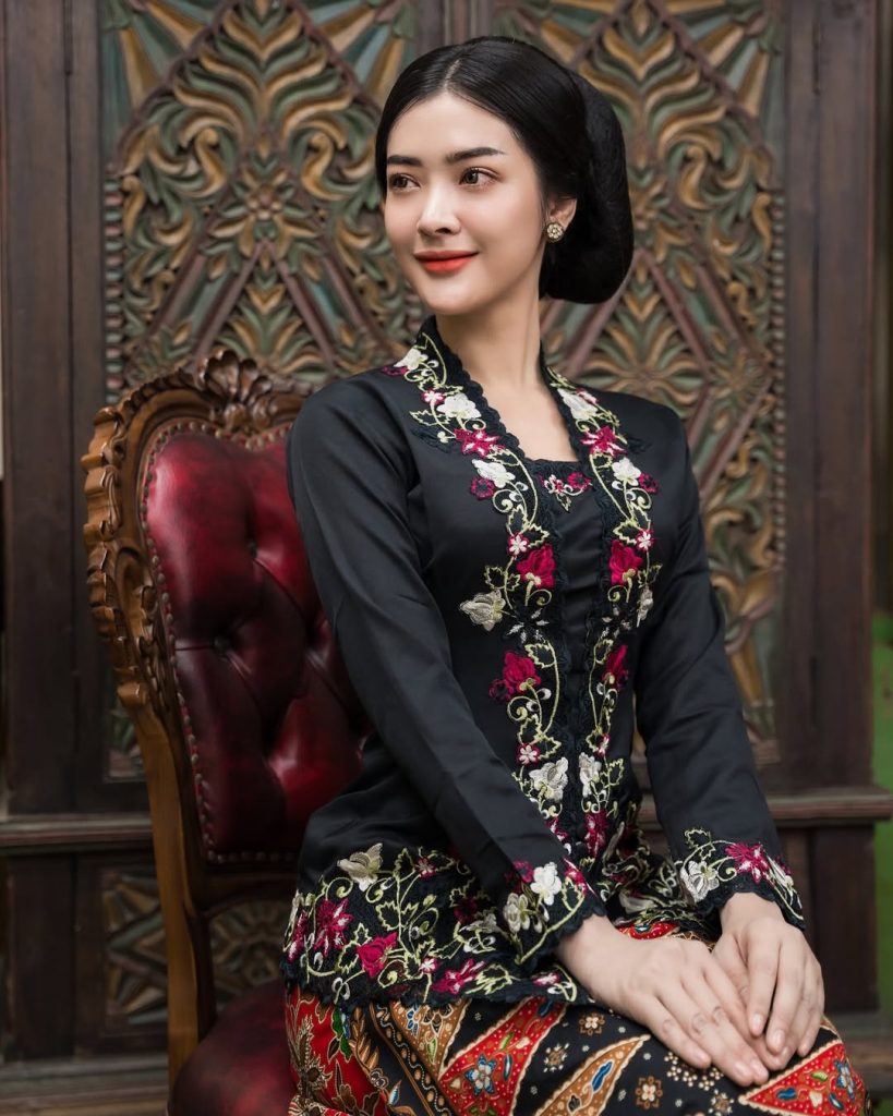 Biodata Lengkap Dara Sarasvati: Agama, Umur, Pendidikan, Tinggi, Pacar ...